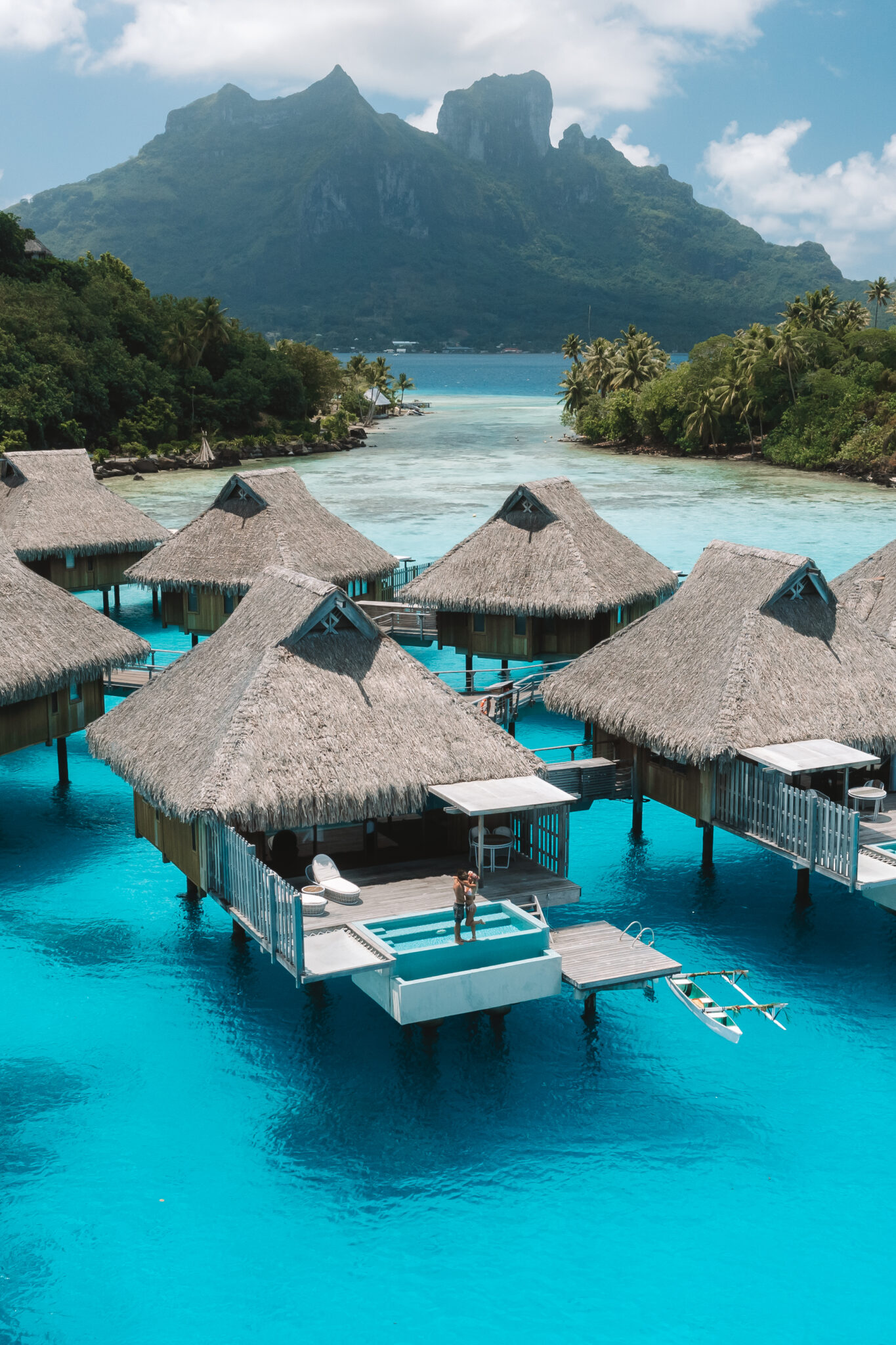 How to Do Bora Bora on a Budget - saltyluxe.com