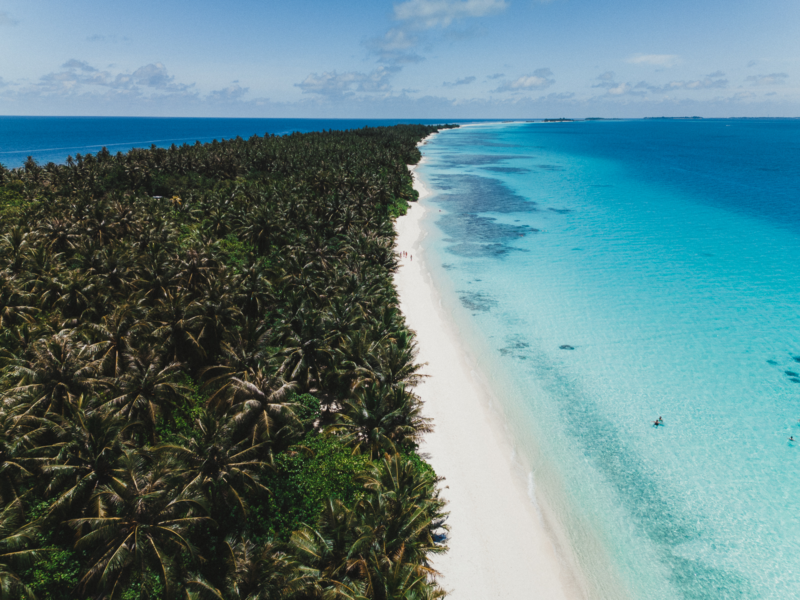 Best Maldives Resorts for Snorkelling - saltyluxe.com